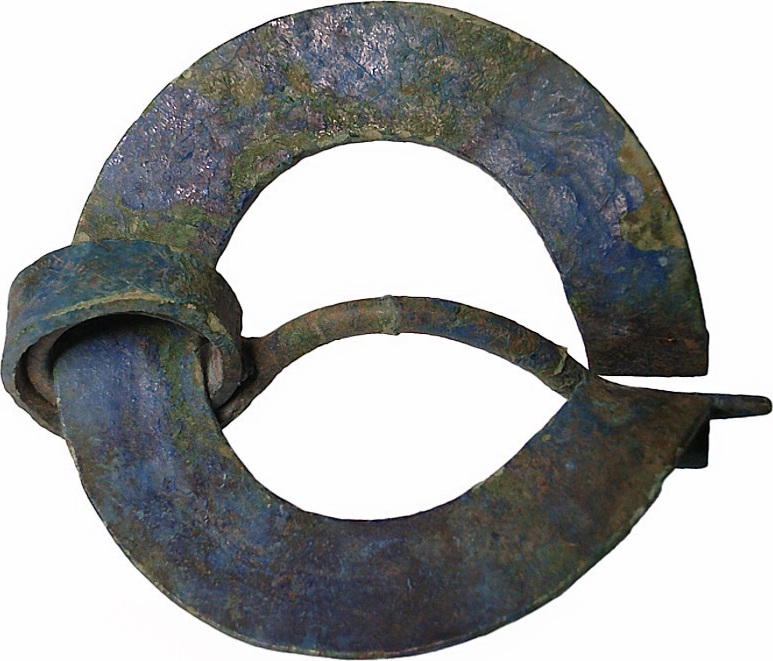 Large Viking Omega fibula with rich sun decoration, Norman collection ...