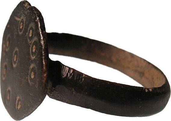 Roman finger ring with eye decoration. Legionnaire collection from the ...