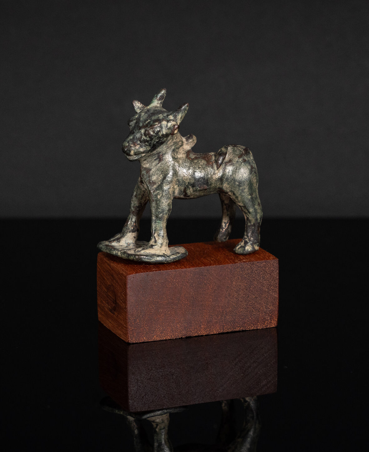 Roman bull figure made of bronze, excellent, collection of antiques ...