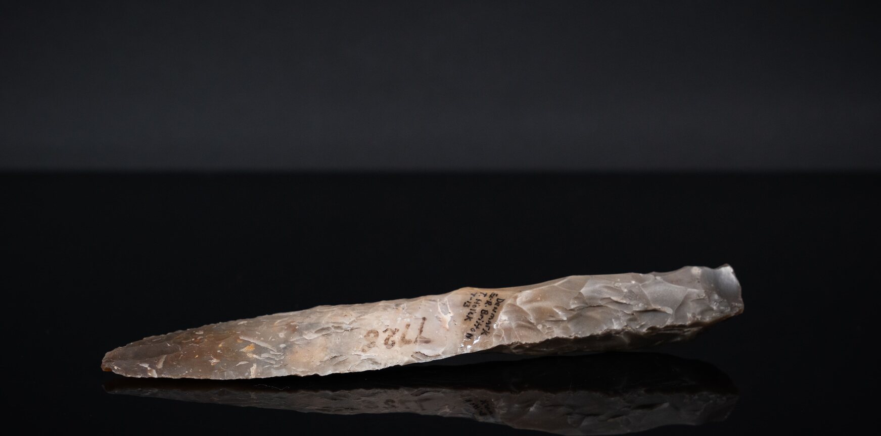 Neolithic flint dagger Denmark, dagger culture type IIIa Stone Age ...