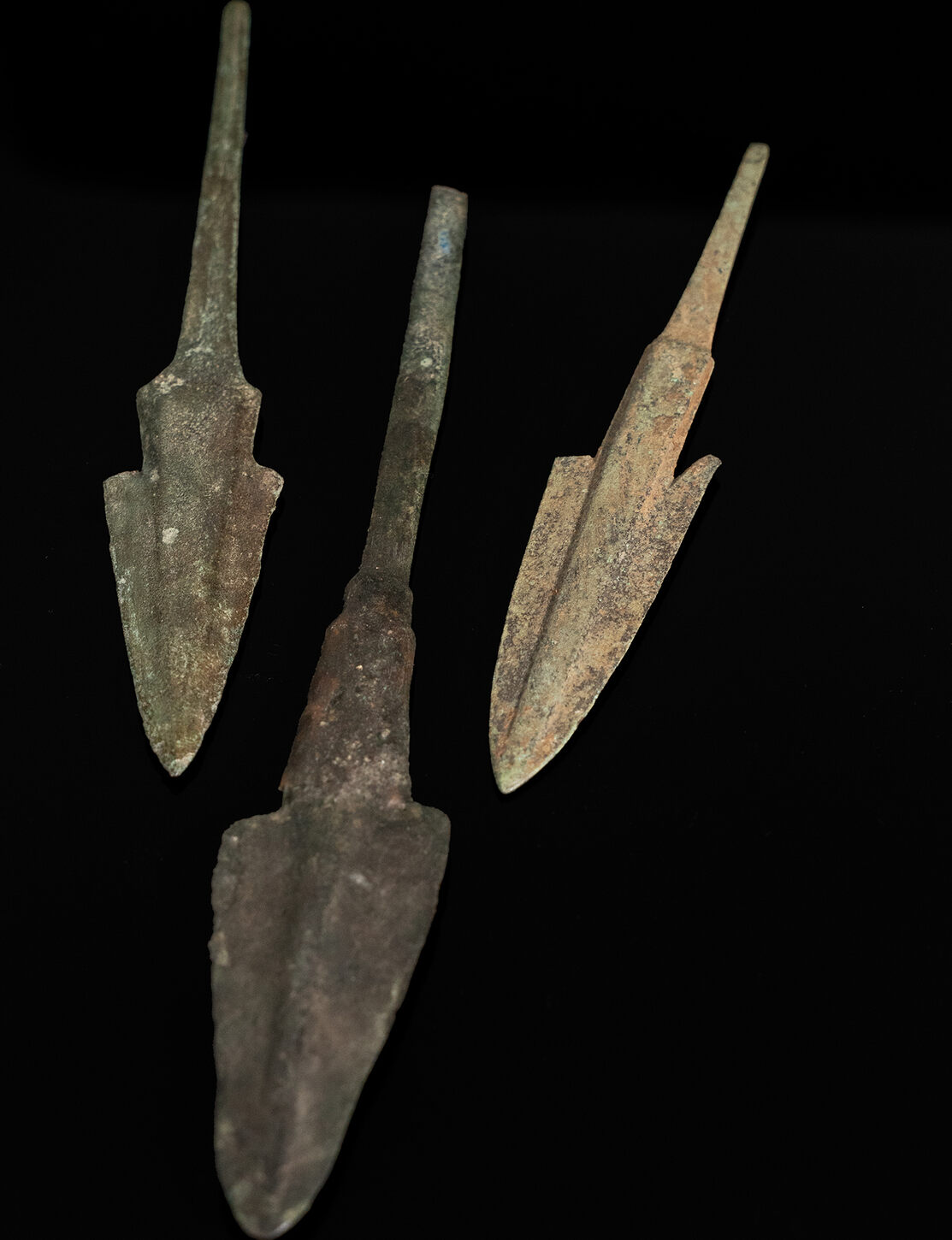 Bronze Age arrowheads, throwing spearheads, antique collection from the ...