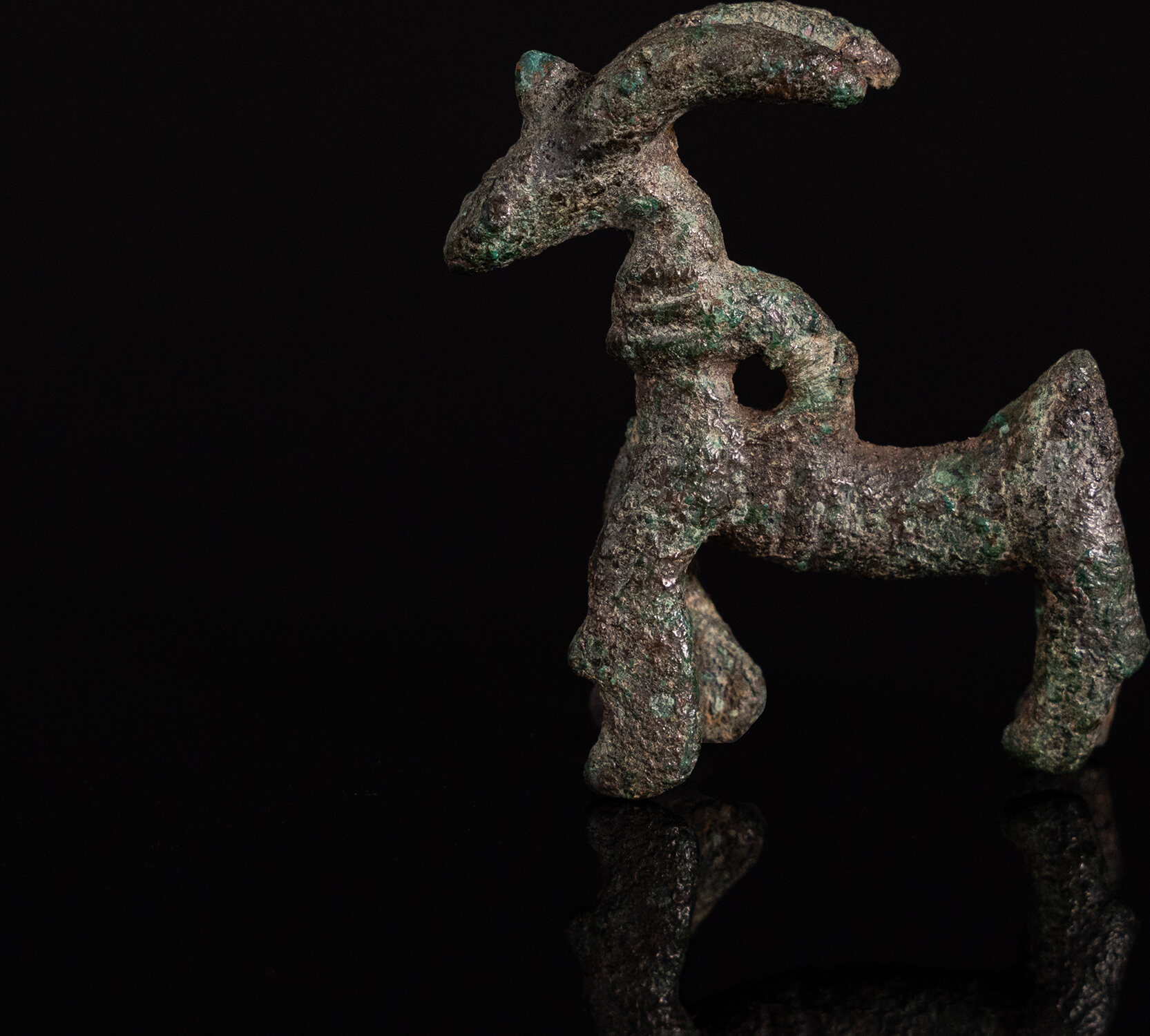 Iron Age pendant of a ibex, caprid pendant jewelry from Luristan | MA-Shops