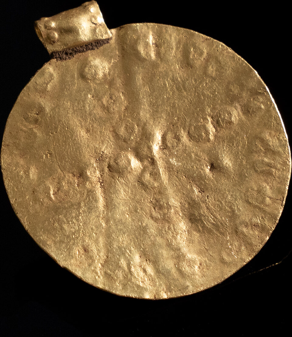 Anglo-Saxon jewelry pendant with a cross made of gold. Middle Ages from ...