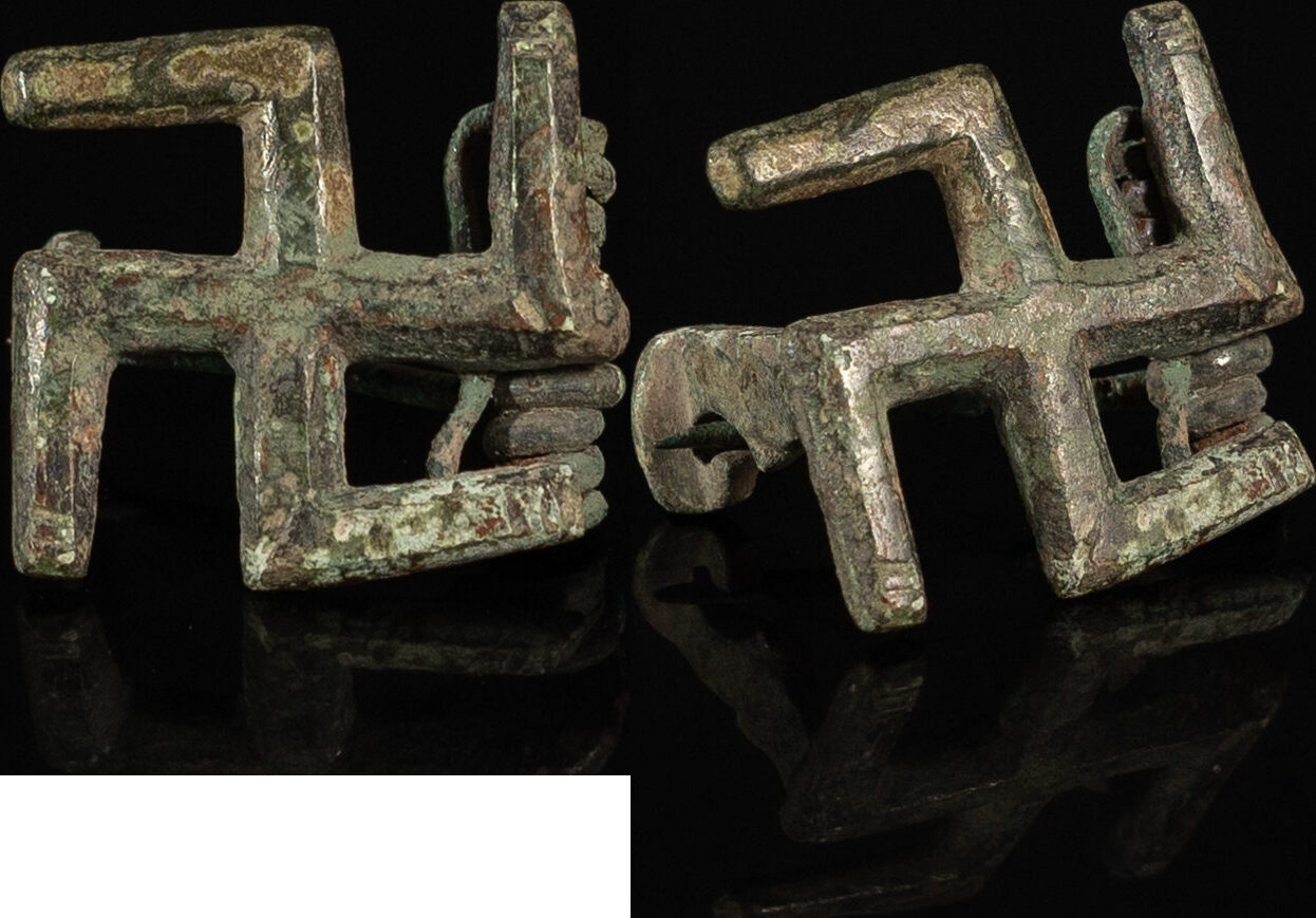 Roman swastika brooch made of bronze, antique | MA-Shops