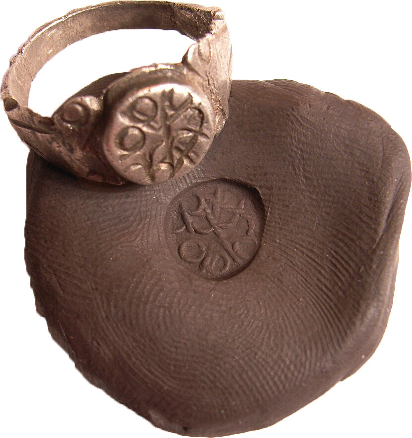 ROMAN: Museum Roman signet ring made of silver, Roman antiquity ...