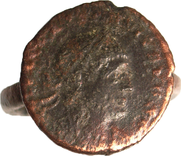 SENATOR RING: Roman finger ring with senator / emperor - made of bronze ...