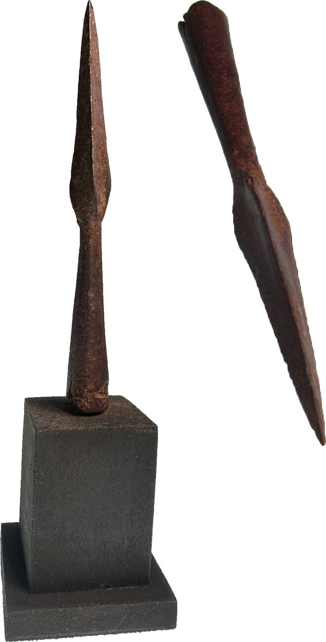 RARE: Late Roman javelin point / projectile bolt, Roman legion - iron ...