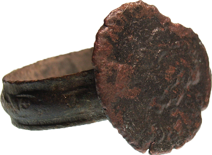 SENATOR RING: Roman finger ring with senator / emperor - made of bronze ...