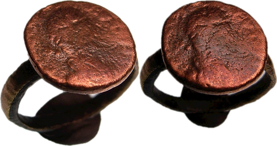 SENATOR RING: Roman finger ring with senator / emperor - made of bronze ...