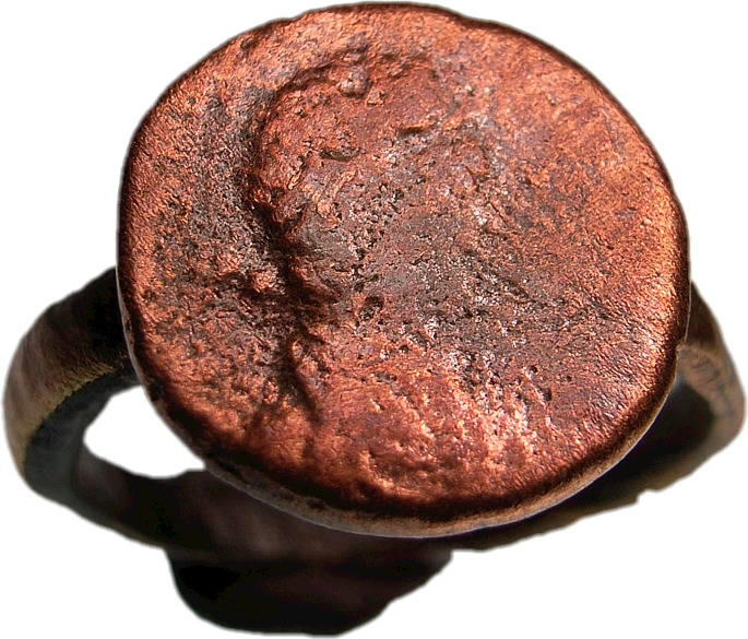 SENATOR RING: Roman finger ring with senator / emperor - made of bronze ...