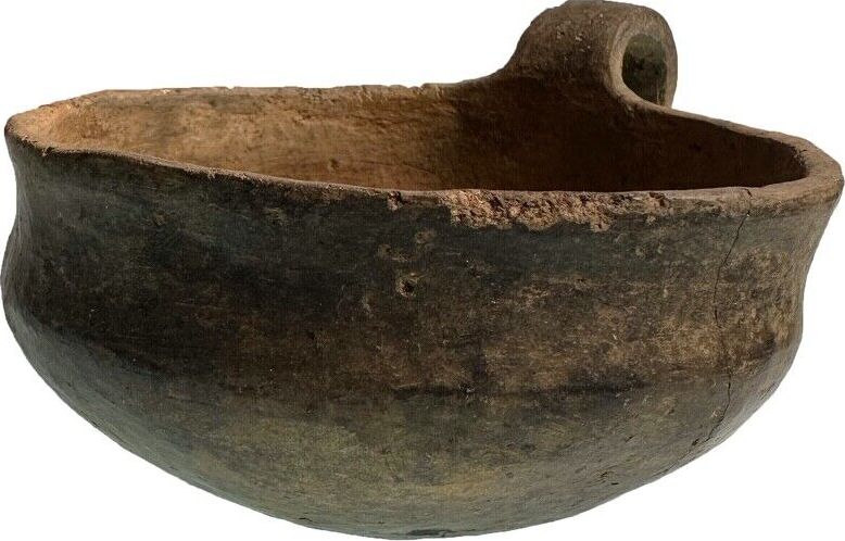 Lausitzer culture: pottery cup with handle, completely intact Bronze ...