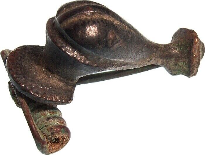 Magnificent specimen: Roman dolphin brooch with needle, the RÖMER in ...