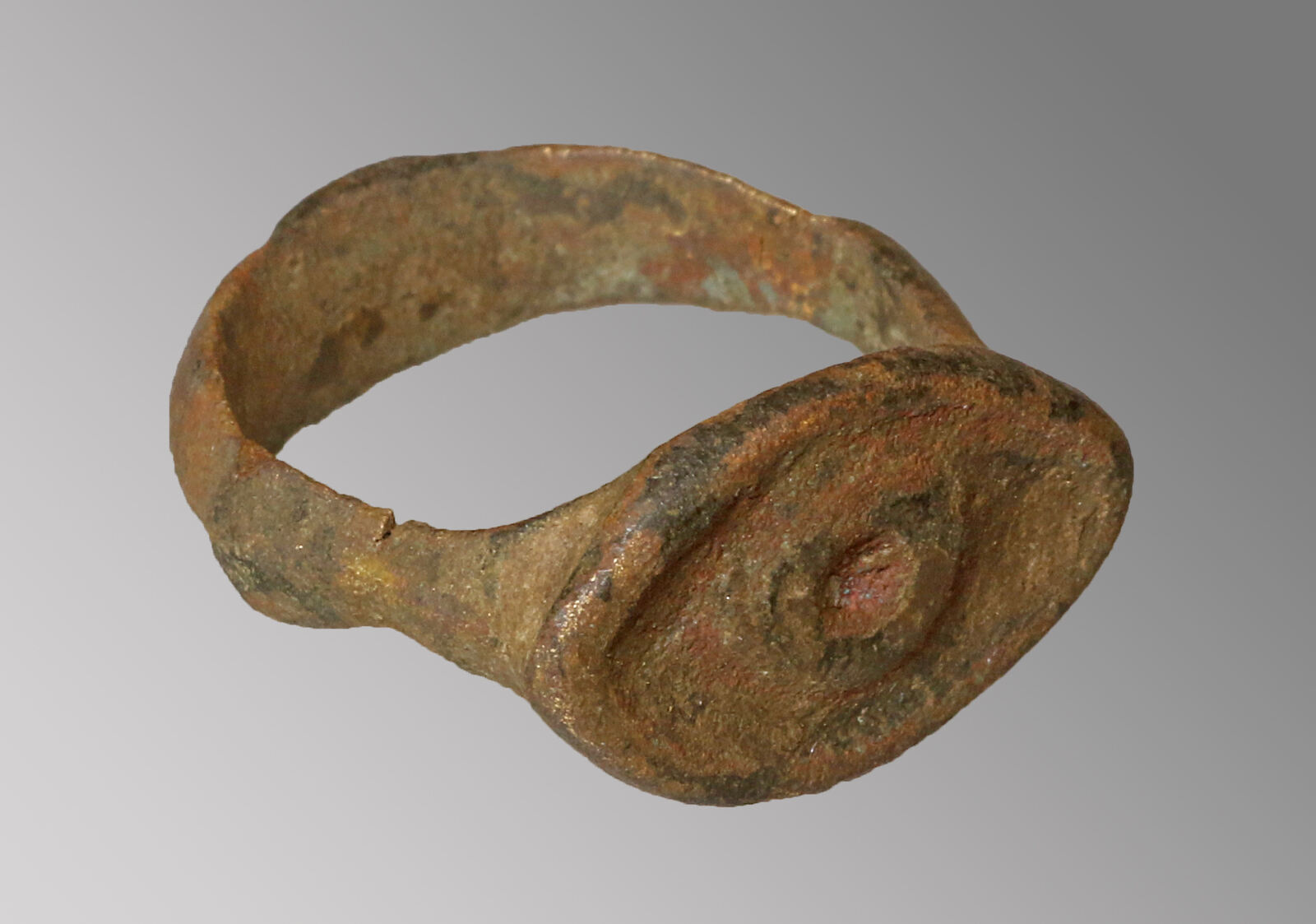 Roman empire Bronze ring carved on top III° century ca | MA-Shops