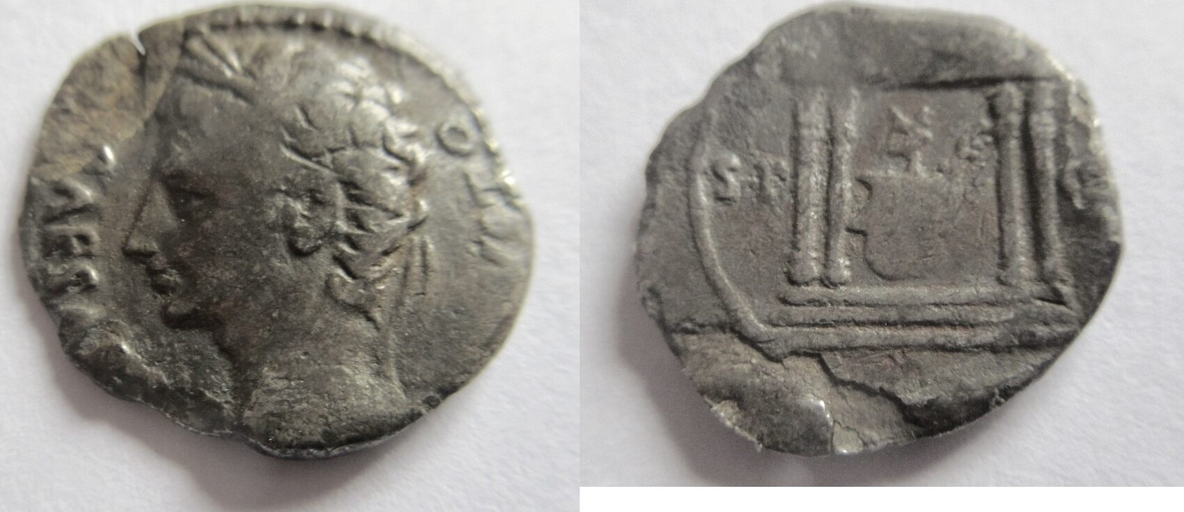 Rom 19/18 BC Denar von Augustus Rs. Tempel des Mars Ultor about very ...