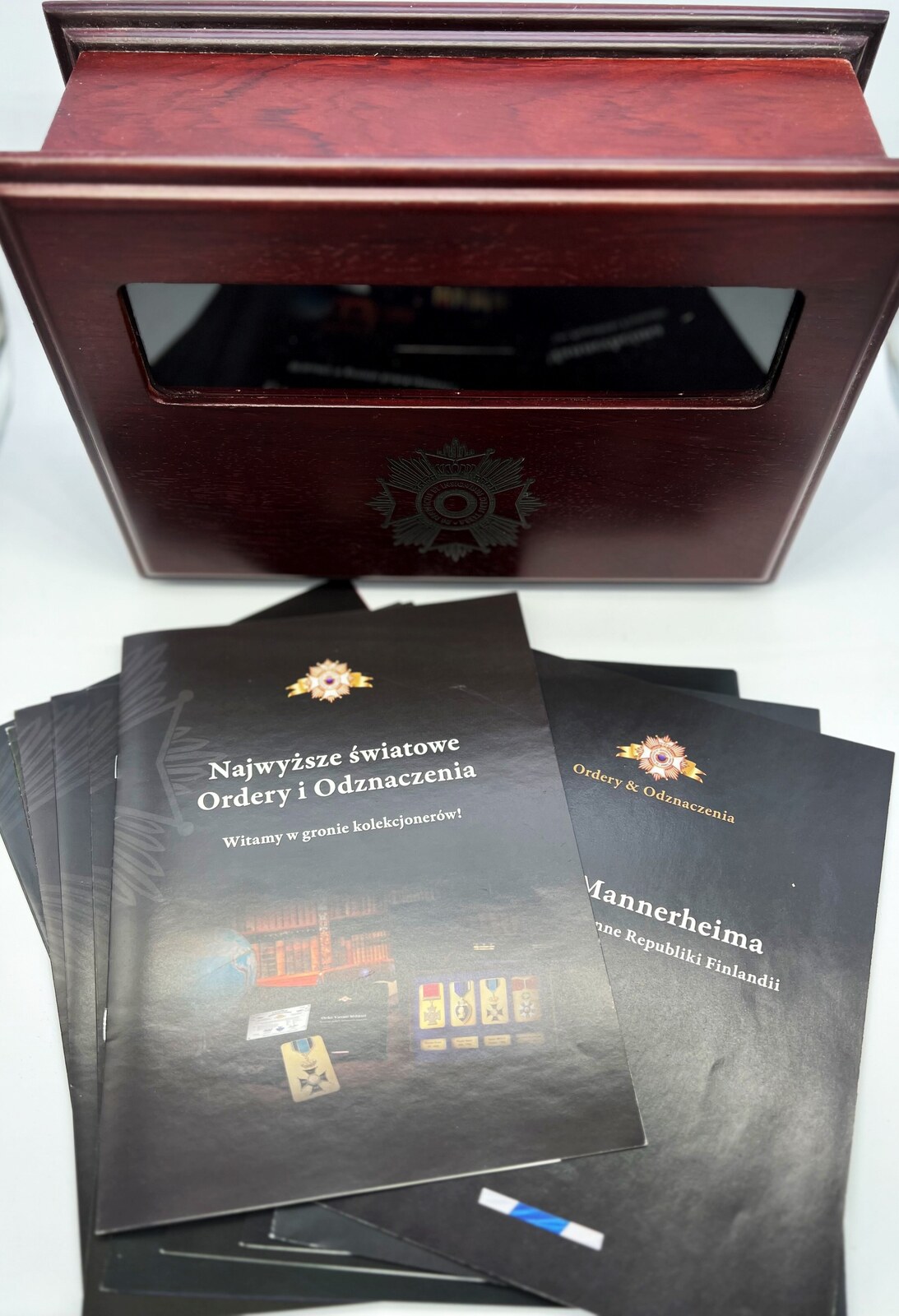 Militaris World's Highest Orders and Decorations 12 pcs. COA & BOX | MA ...