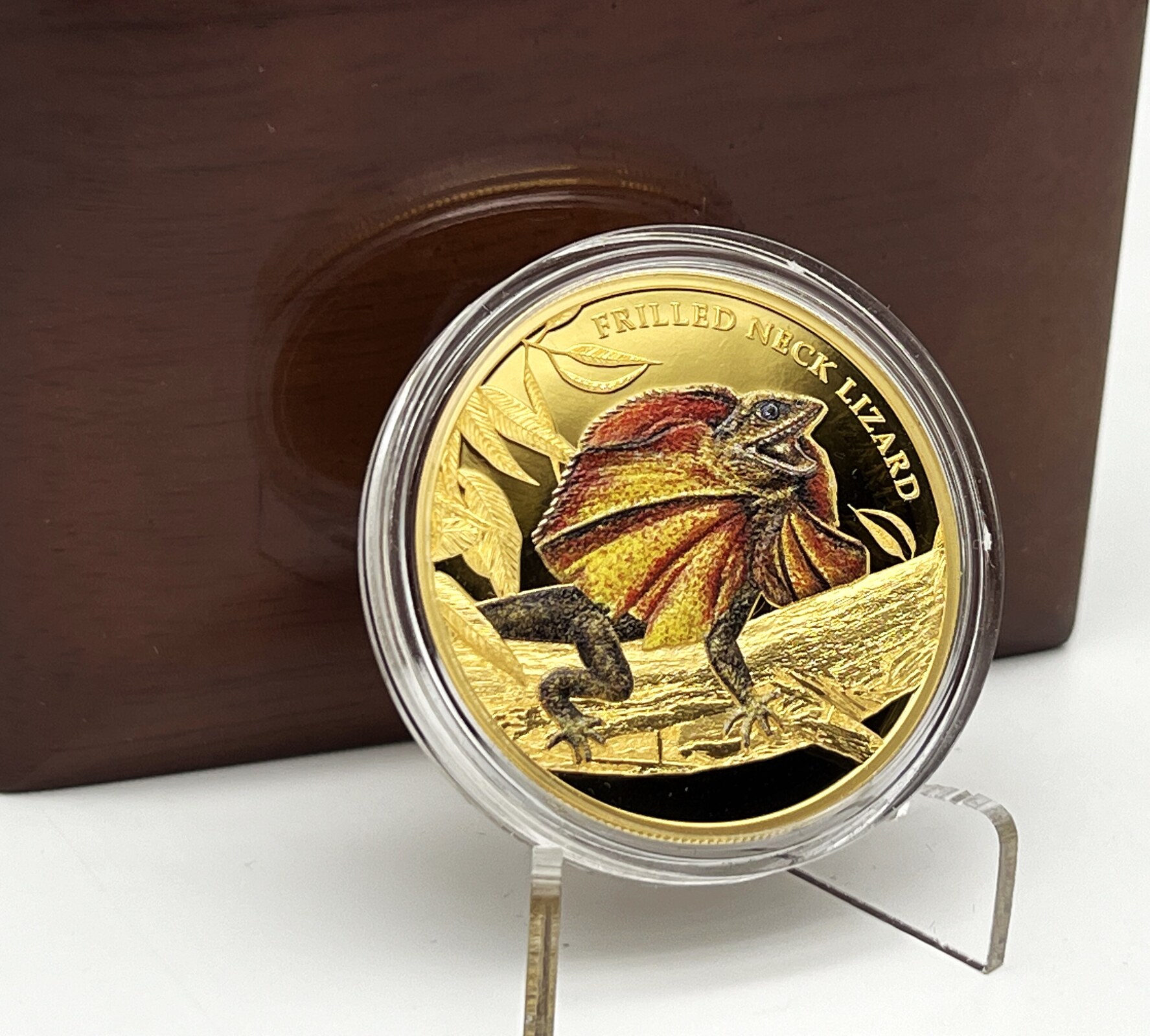 Niue 100$ 2014 Remarkable Reptiles FRILLED NECK LIZARD 1oz Gold Coin ...