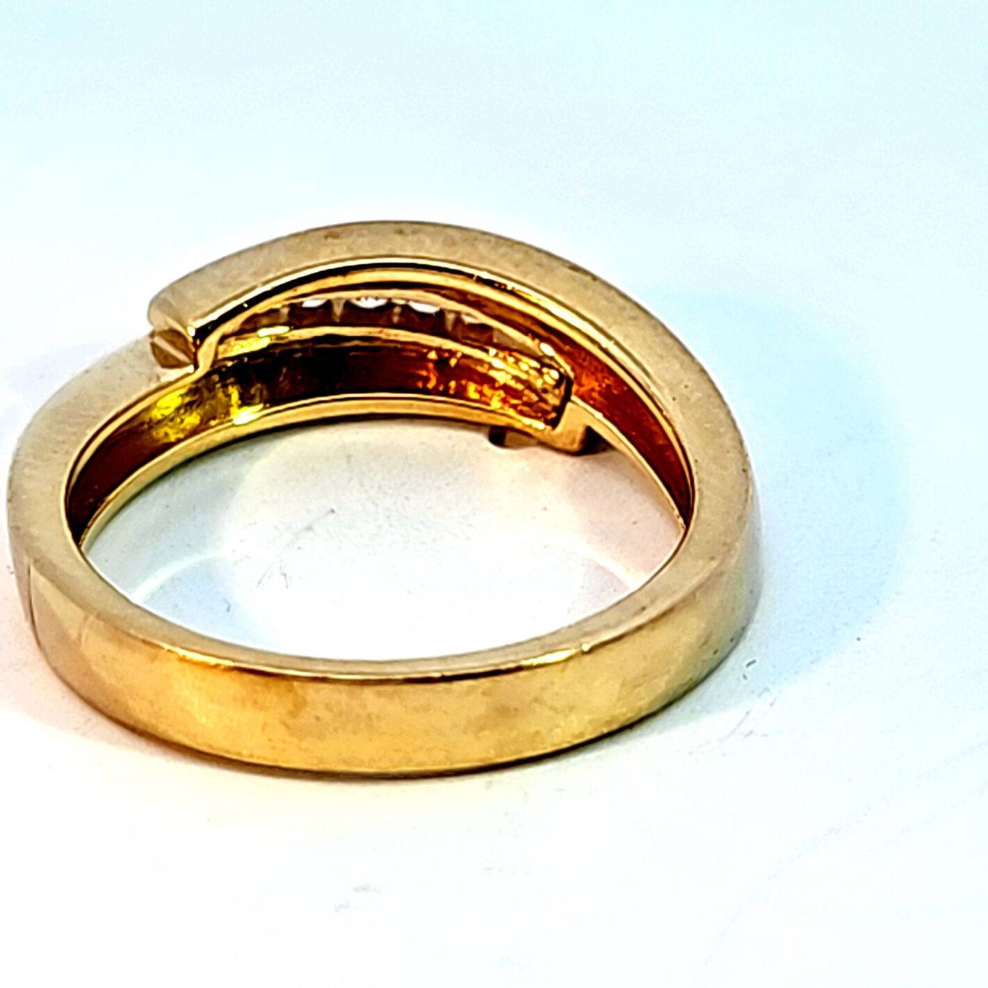 375 Gold Ring mit Zirkonen, 4g, Ringgröße 56 Sehr gut, siehe Fotos und ...