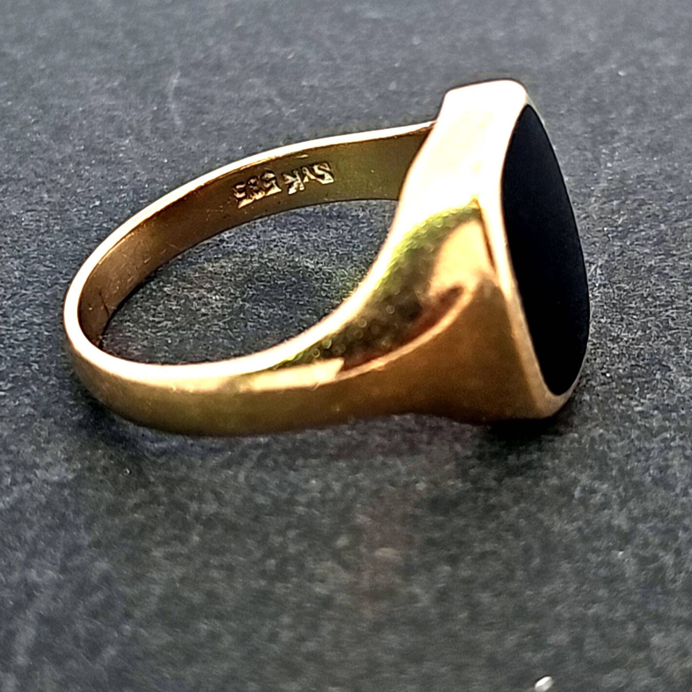 585 Gold Herrenring mit Onyx / Lagenstein, 6.6g, Ringgröße 64 Sehr gut ...
