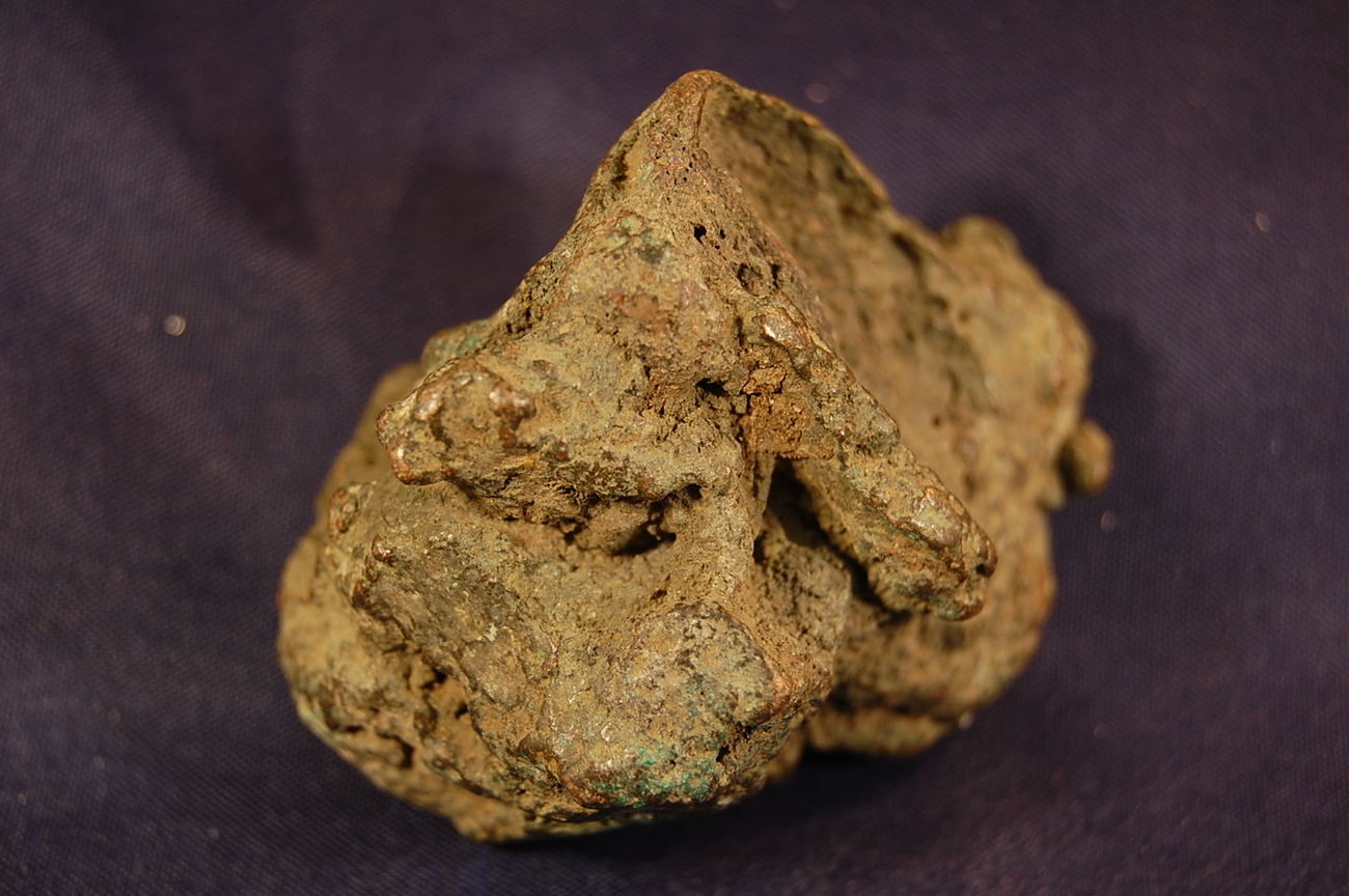 Zentralitalien aes rude, 7.-4.Jh. v.Chr. irregular cast lump, 1⁄2 libra ...