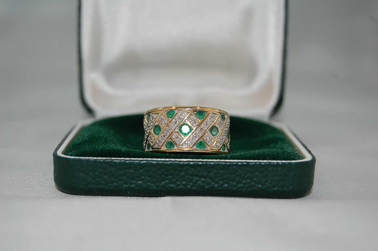 Ring mit Smaragden aus 585 Gold, Ringgröße 51 | MA-Shops