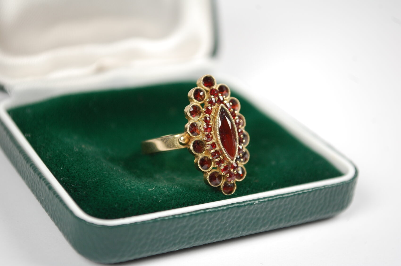 Granatstein Ring, 333 Gold, 4,34g, Ringgröße 55 | MA-Shops
