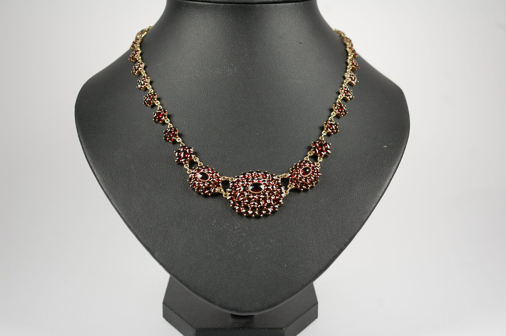 Granatstein Schmuckset, Silber oder Tombak vergoldet, 60,7g | MA-Shops