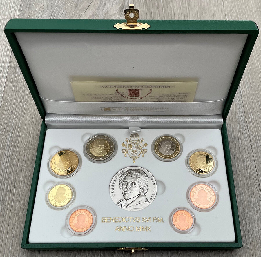 VATIKAN Silbermedaille + Kursmünzensatz 2010 mit Umverpackung Benedikt XVI., 2005-2013. Proof ...