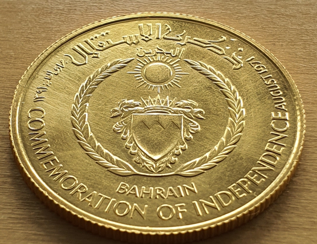 Bahrain Gold 10 Dinar ND 1971 Independence Isa Bin Salman USA UNC min ...