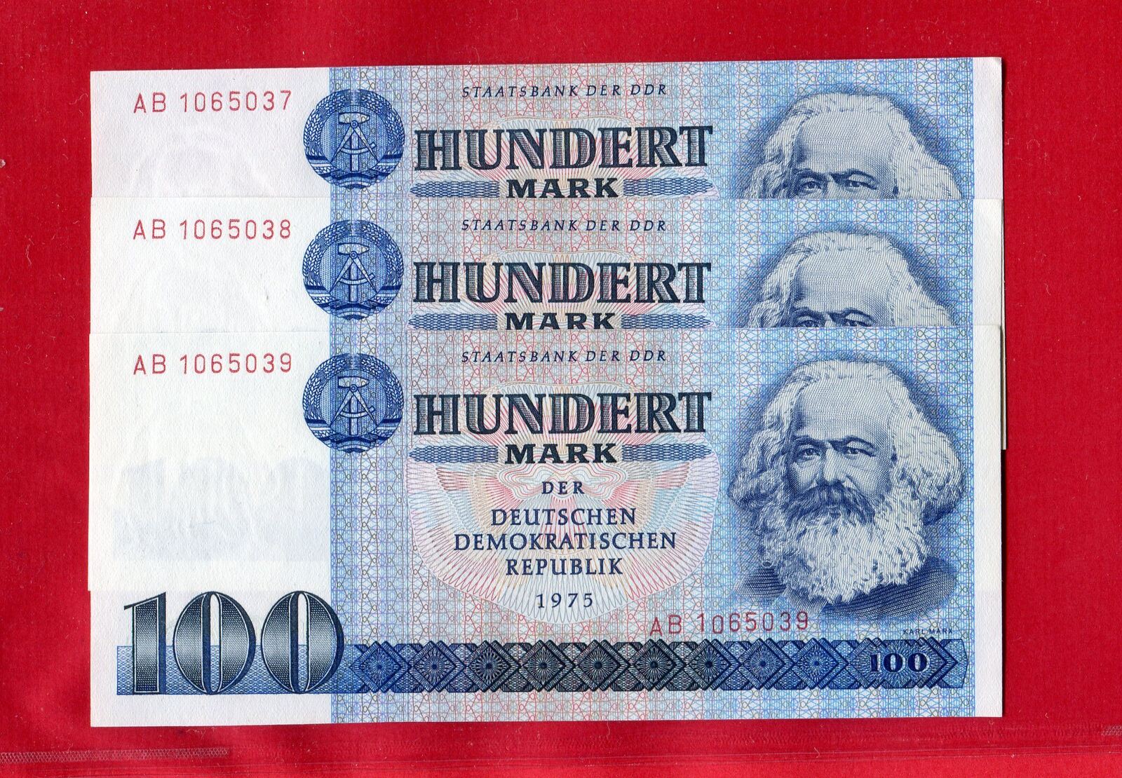 DDR ab Okt.1978 3 mal 100 Mark mit fortlaufender Seriennummer ...