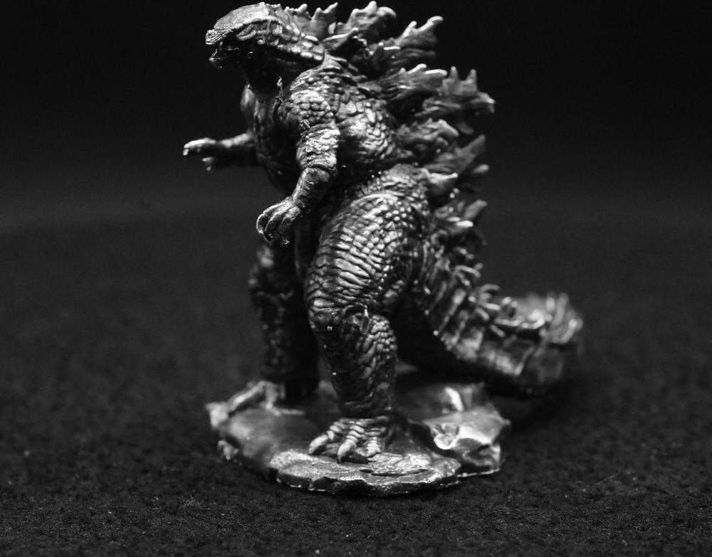 GODZILLA 8 Oz Silver Statue Antique Finish | MA-Shops