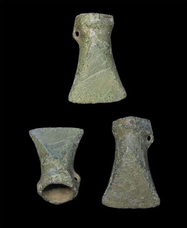Ancient art Fine European bronzeage bronze axe celt, c. 1000 BC | MA-Shops