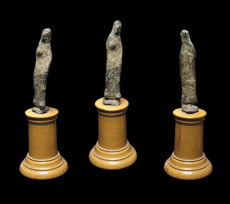 Ancient art Attractive Greek Umbria mounted votive bronze figure of ...