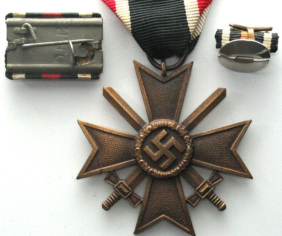 Deutschland - Orden und Abzeichen Germany THIRD REICH War Merit Cross ...
