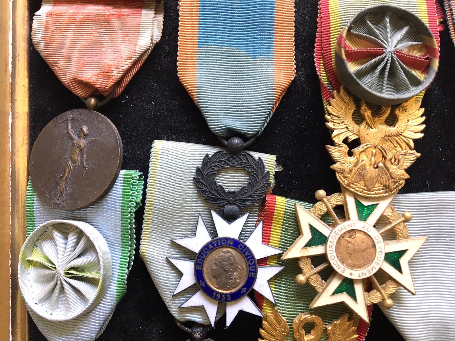 Frankreich - Orden und Abzeichen 1933 Lot of 11 FRENCH ORDERS & AWARDS ...